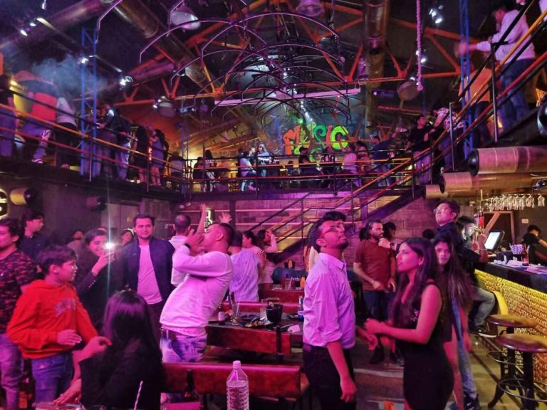 Top 5 Pubs in Thane | Trendswe