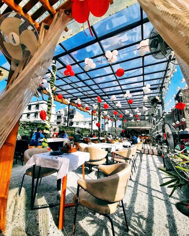 Top 9 Champa Gali Cafes, Saket Delhi | Trendswe