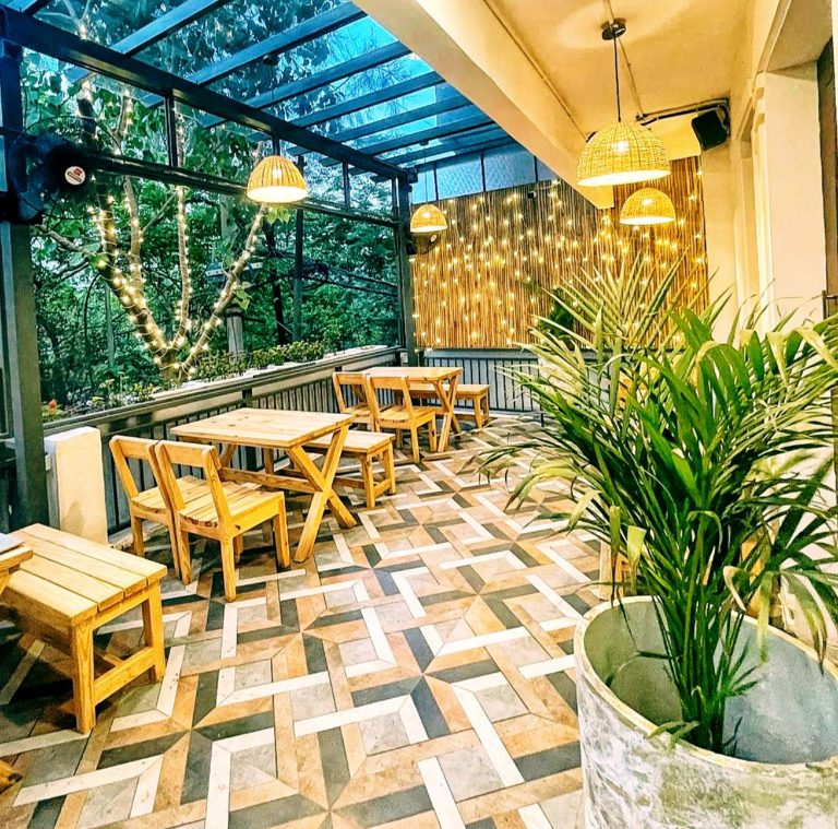 Top 9 majnu ka tila cafes | Trendswe