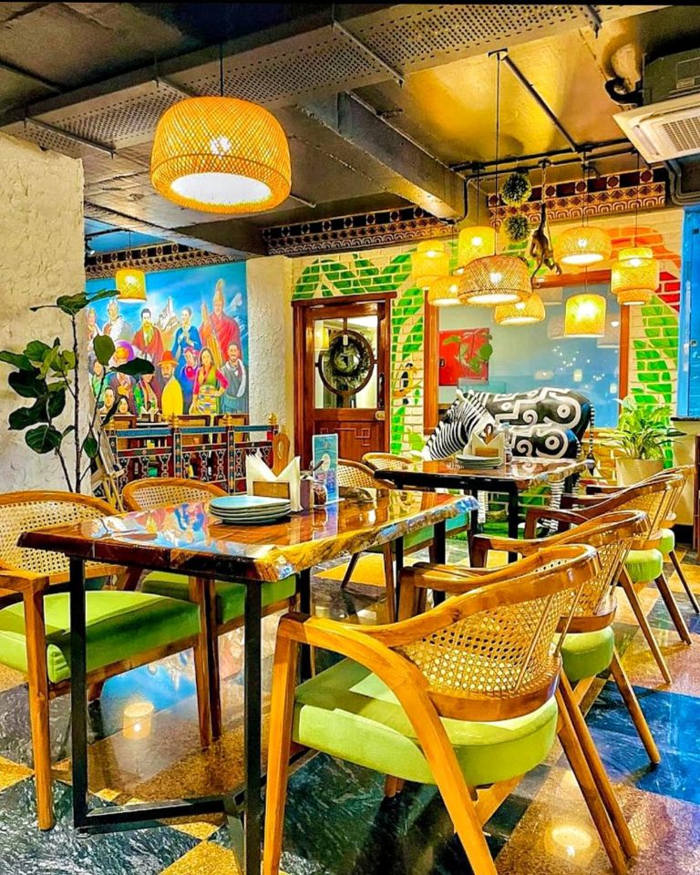 Top 9 majnu ka tila cafes | Trendswe