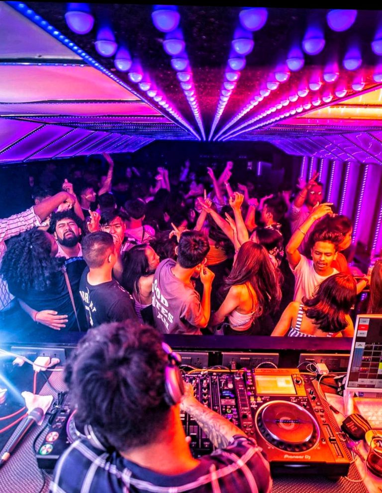 Top 15 Nightclubs in Kolkata - Trends We