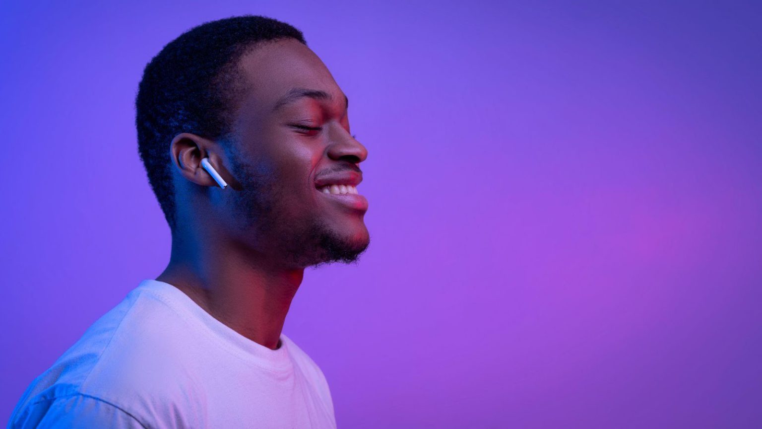 Obsessed! Top-Rated Bluetooth Earbuds for Trendsetters on a Budget ...